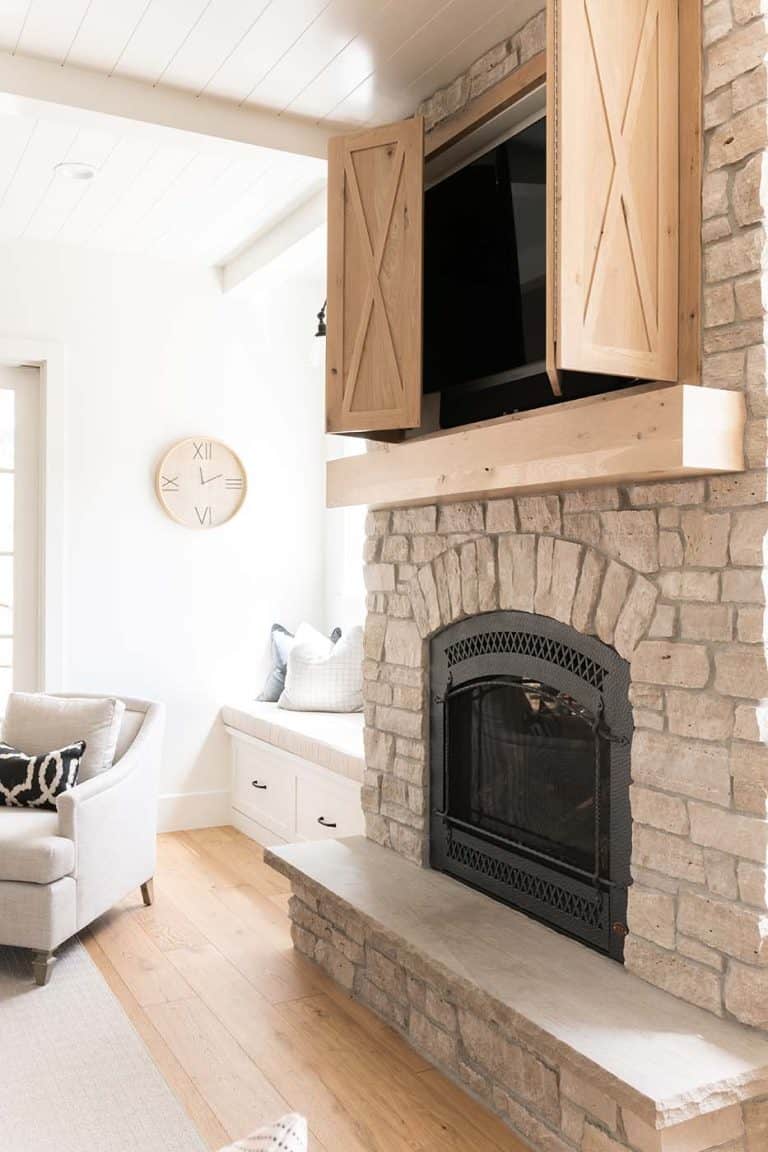 Step inside this Utah modern farmhouse with the most inspiring interiors