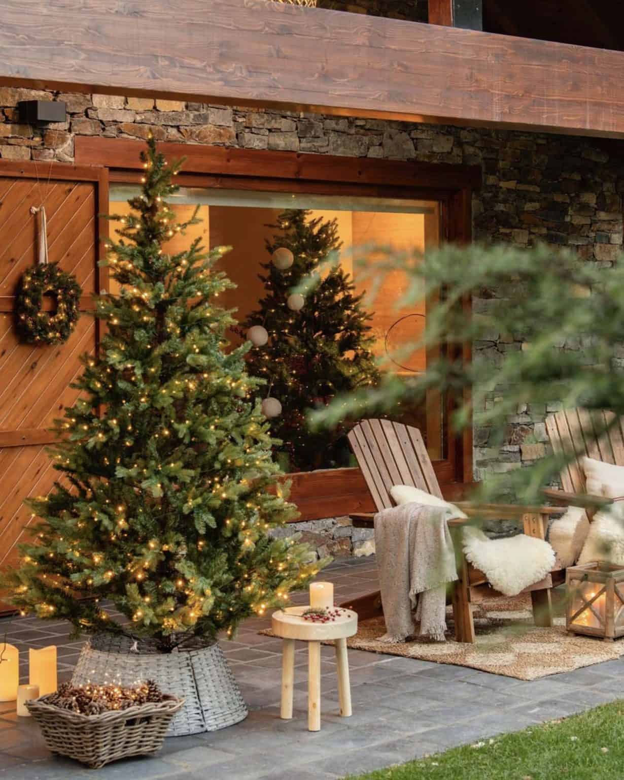 The most magical and beautiful Christmas cabin in the Pyrenees Mountains