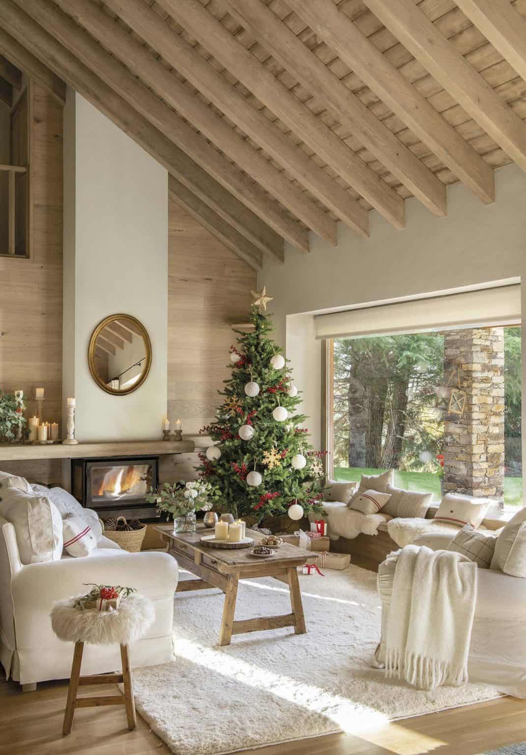 The most magical and beautiful Christmas cabin in the Pyrenees Mountains