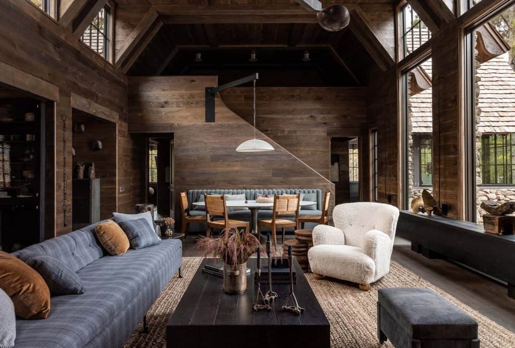 A cozy retreat with timeless materials and beautiful design on Lake Martin