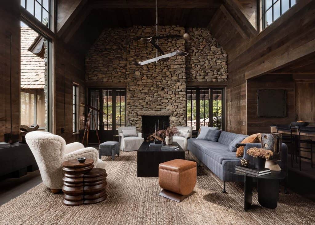 A cozy retreat with timeless materials and beautiful design on Lake Martin
