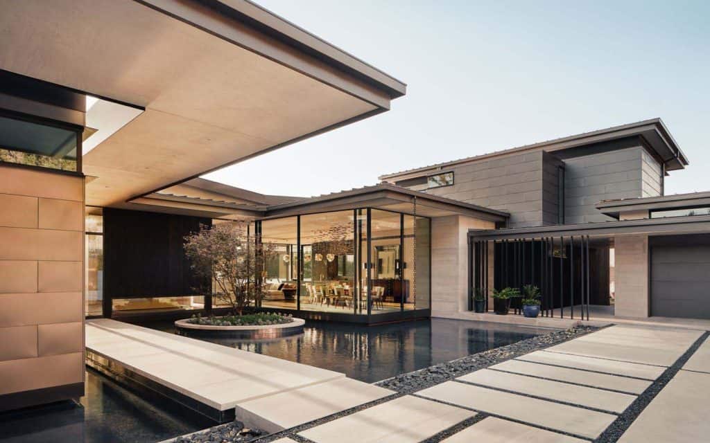 Take a tour of this marvelous Lake Austin home with breathtaking water ...