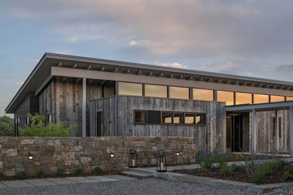 An idyllic modern rustic retreat immersed in the picturesque Wyoming ...