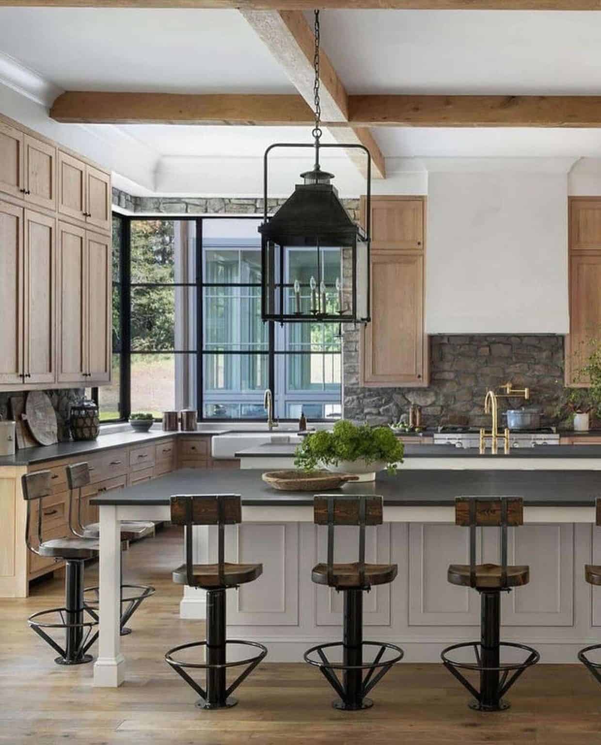 Step inside a countryside home in Georgia with stunning living spaces