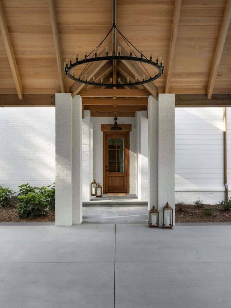Step inside a countryside home in Georgia with stunning living spaces