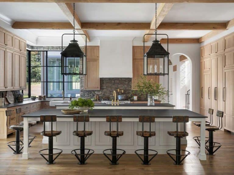 Step inside a countryside home in Georgia with stunning living spaces