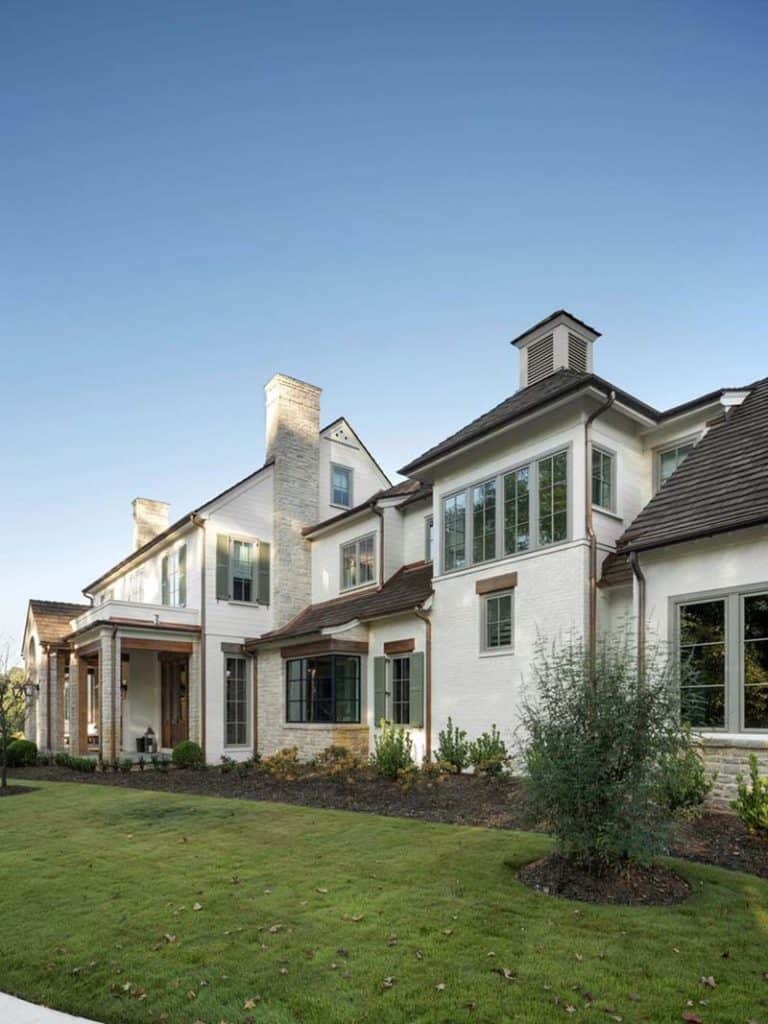 Step inside a countryside home in Georgia with stunning living spaces