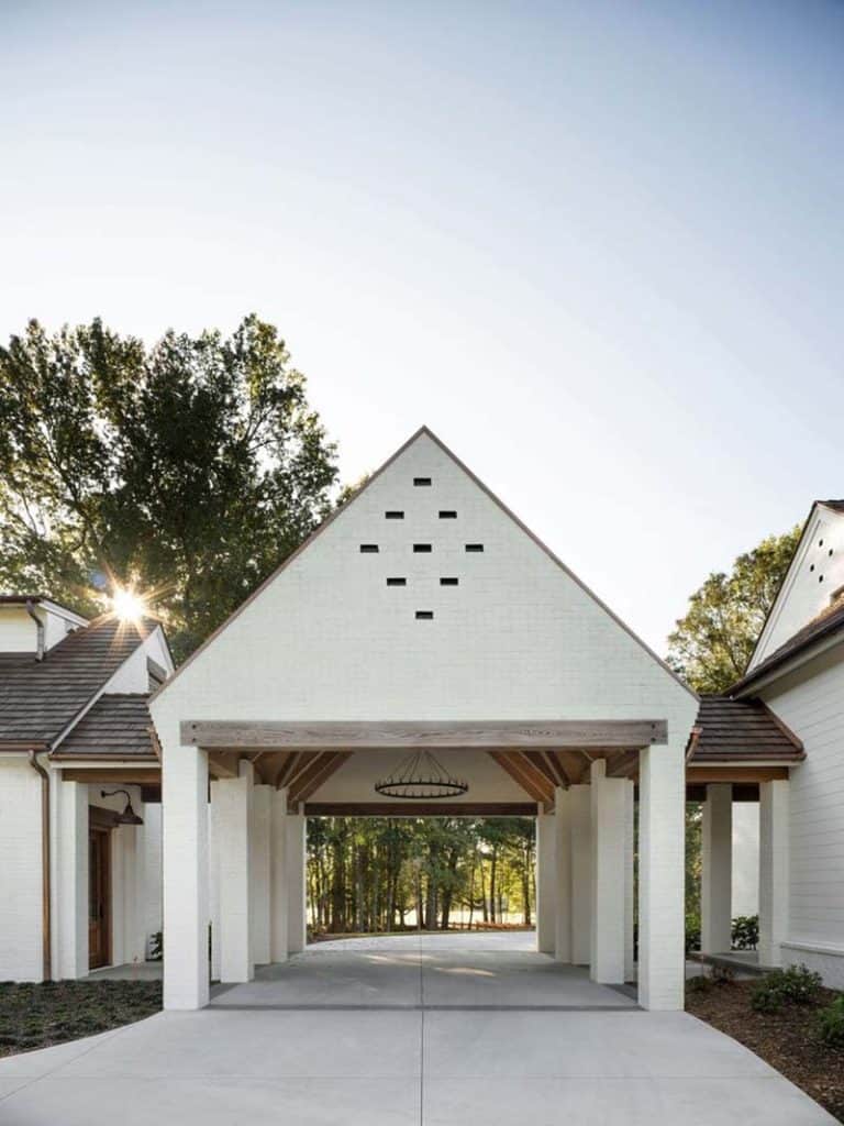 Step inside a countryside home in Georgia with stunning living spaces
