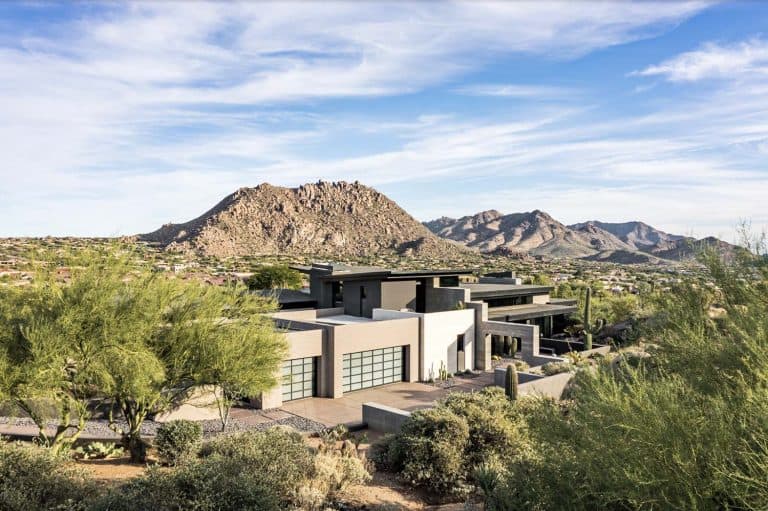 Spectacular concrete and glass house offers an oasis in the Arizona desert
