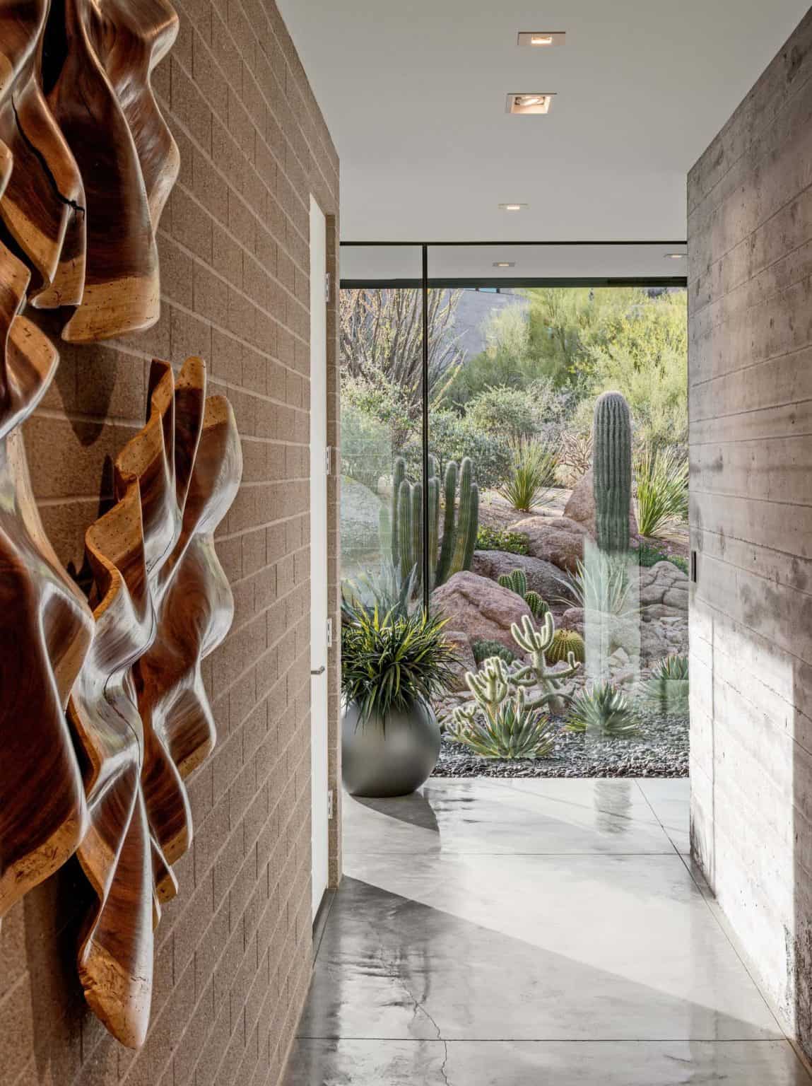 Spectacular concrete and glass house offers an oasis in the Arizona desert