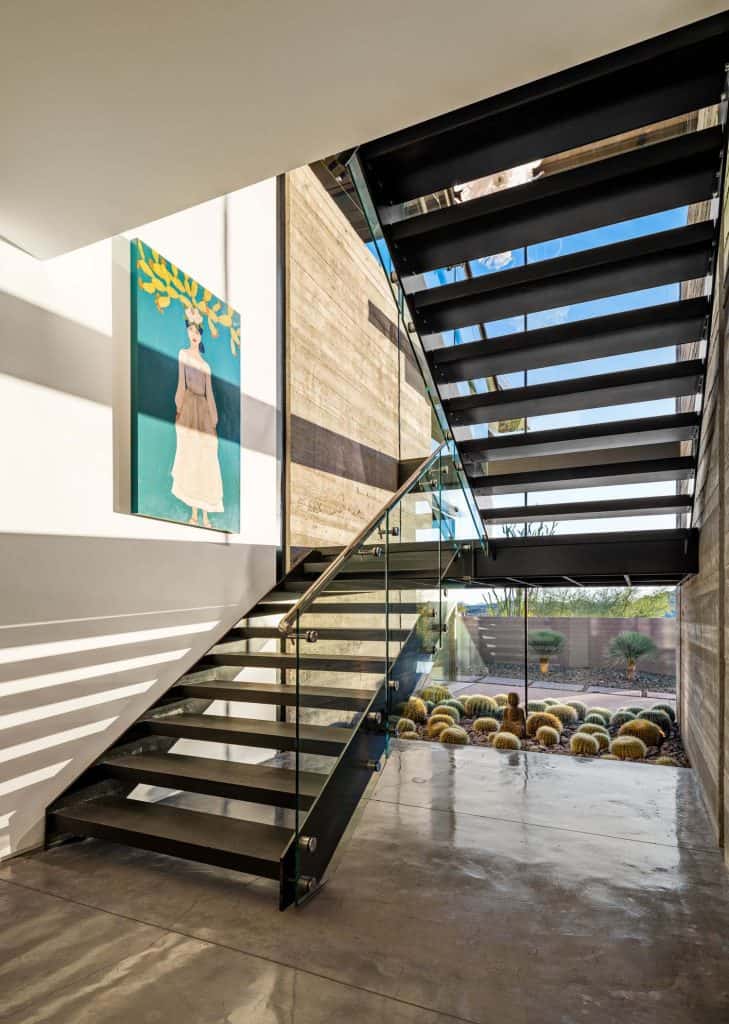 Spectacular concrete and glass house offers an oasis in the Arizona desert