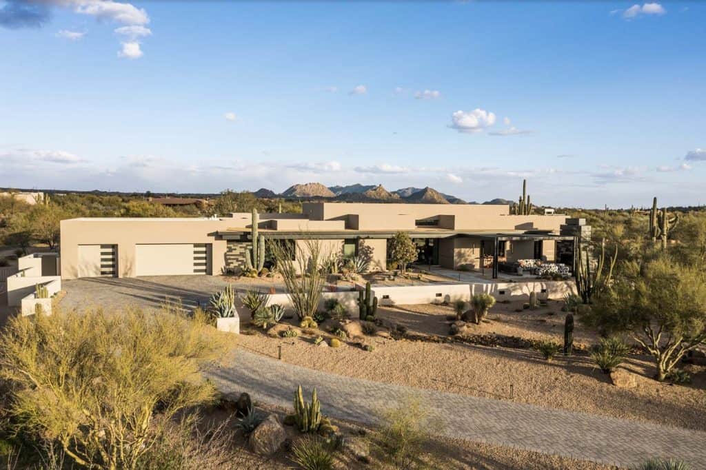 This stunning modern house provides a haven in the Arizona desert