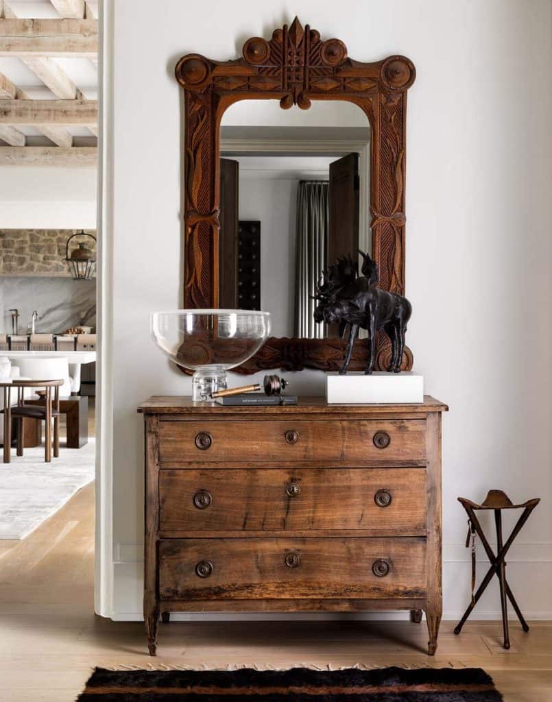 Take a peek inside this stunning modern rustic villa in Alabama