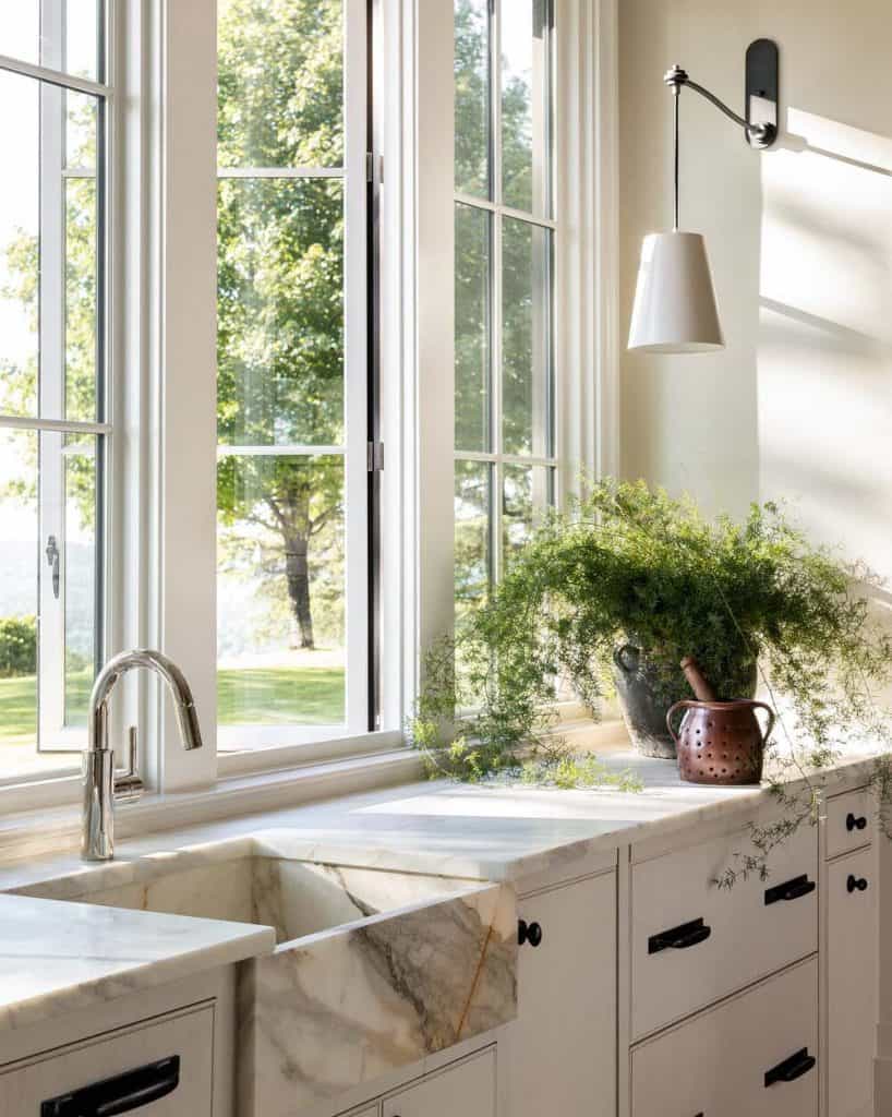 Take a peek inside this stunning modern rustic villa in Alabama