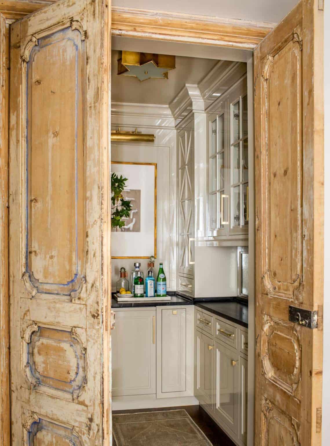 Tour this Georgia countryside home with a beautiful white exterior
