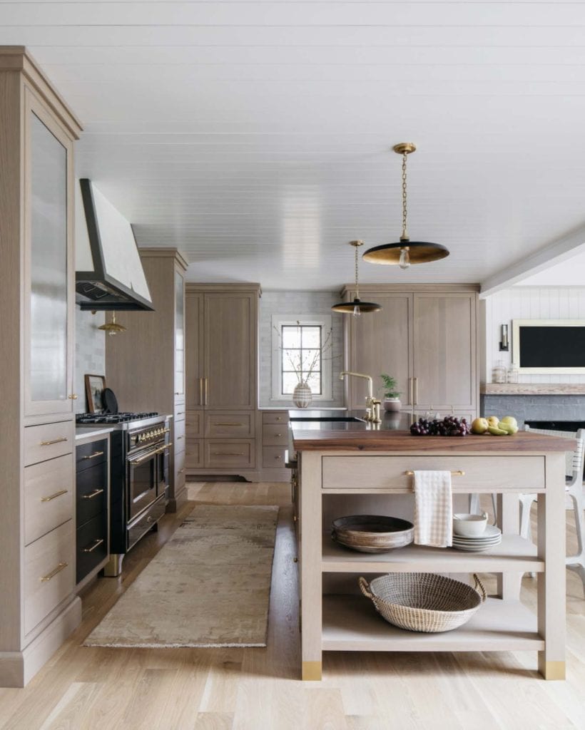 1960s Colonial inspired home gets a stunning transformation in Illinois