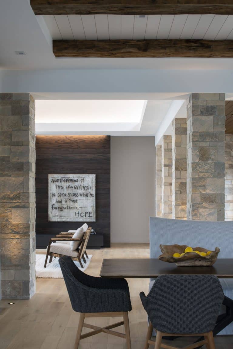 This sensational Lake Minnetonka house was designed for relaxing getaways