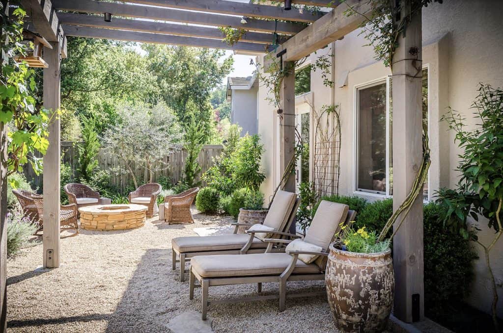 18 Dreamy Backyard Living Spaces For A Serene Outdoor Oasis