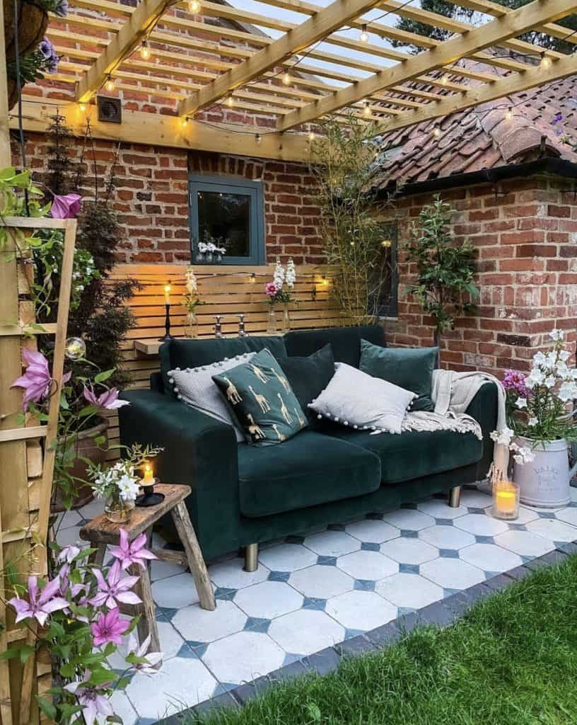 18 Dreamy Backyard Living Spaces For A Serene Outdoor Oasis