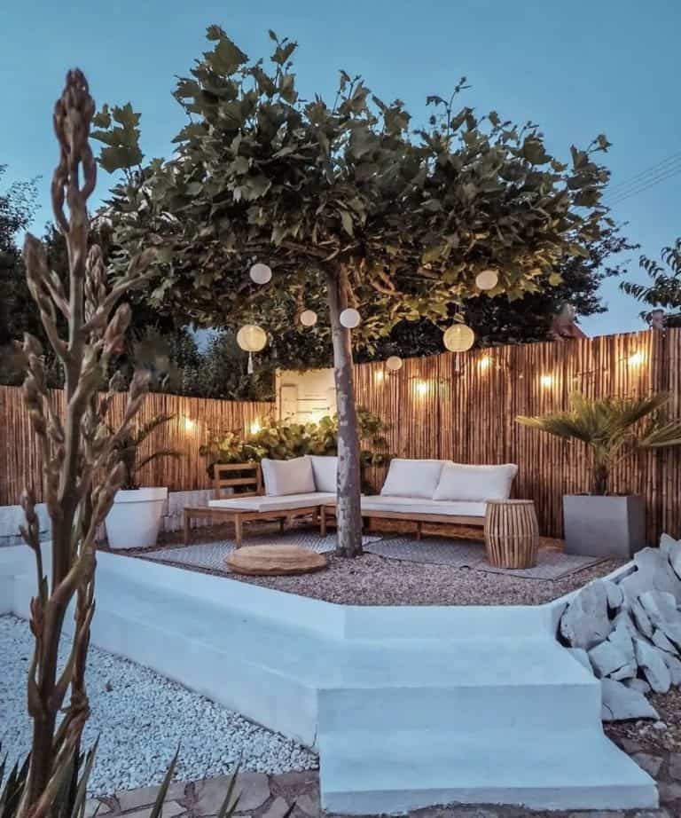 18 Dreamy Backyard Living Spaces For A Serene Outdoor Oasis