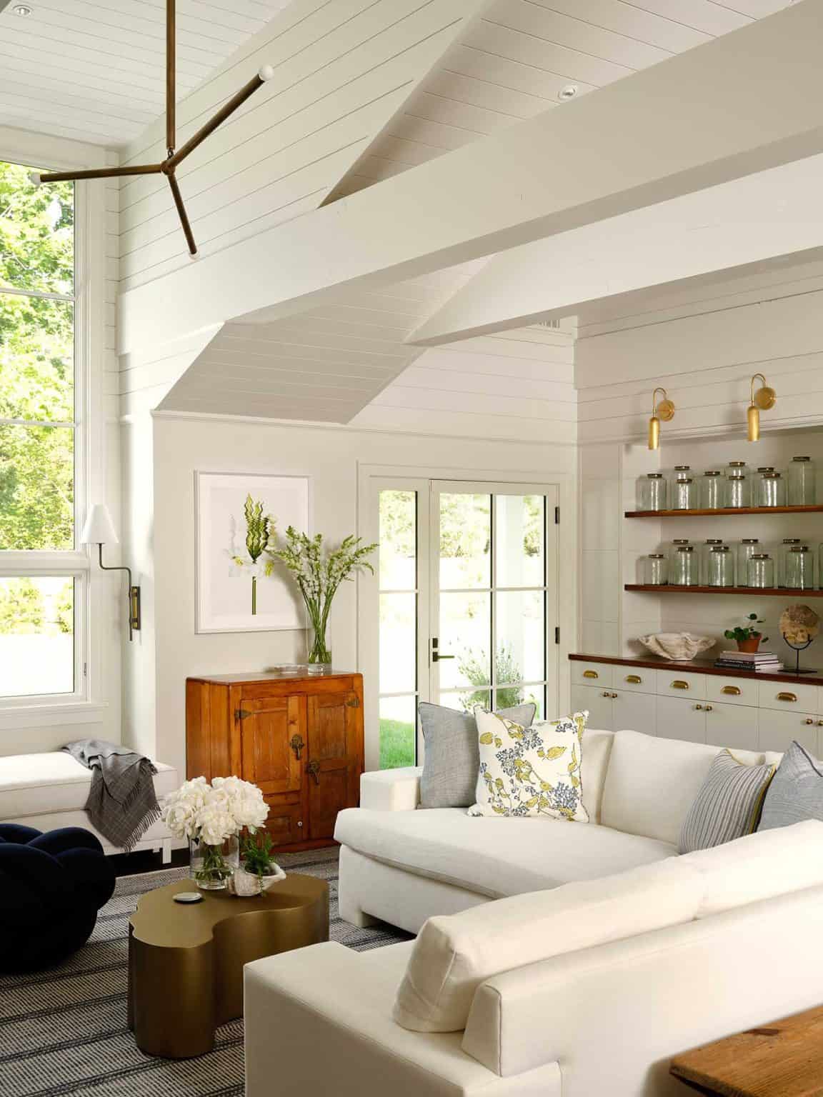 Take a peek inside this beautifully transformed Cape Cod vacation house