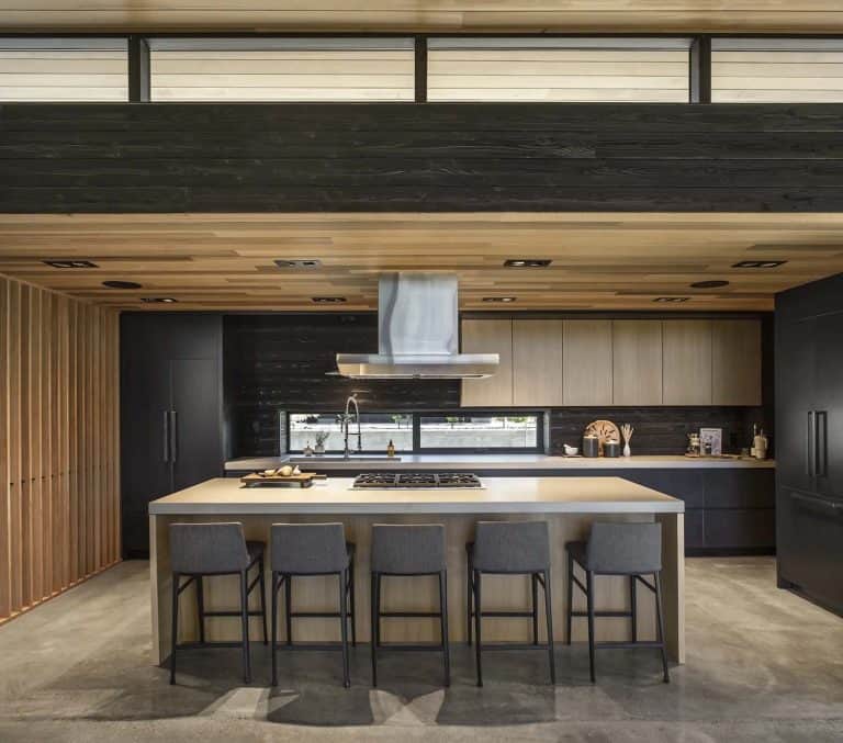 This stunning Oregon wine country home defines organic modern style