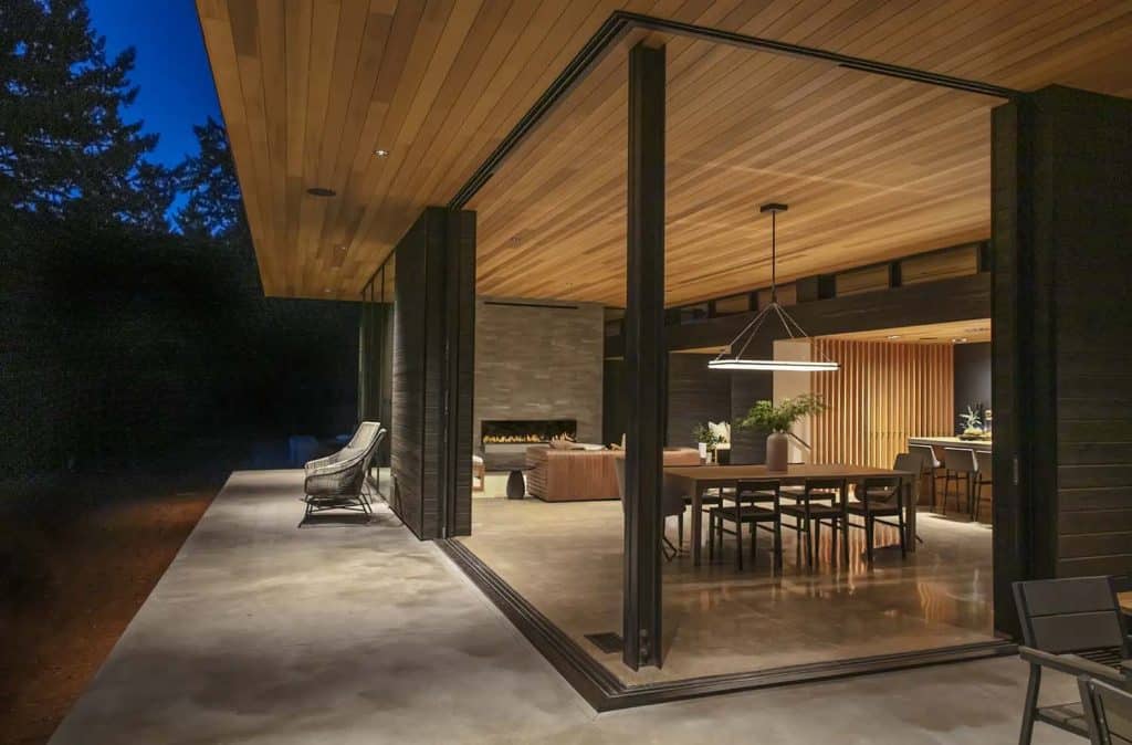 This stunning Oregon wine country home defines organic modern style