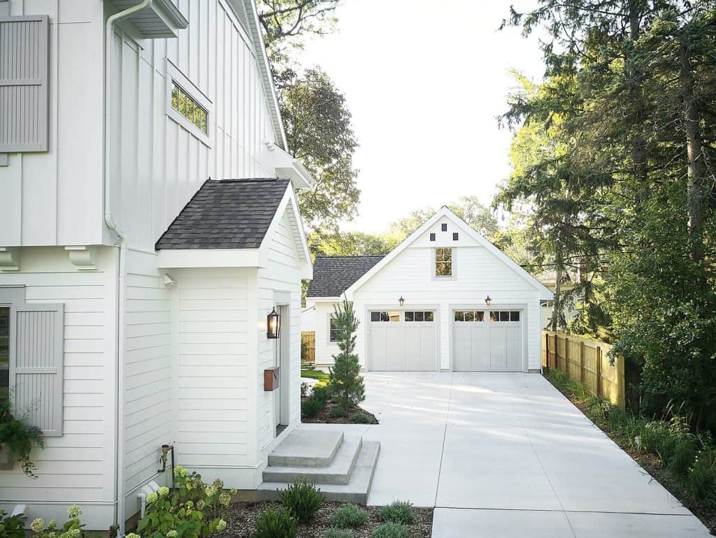 See this absolutely beautiful Michigan house with modern farmhouse flair
