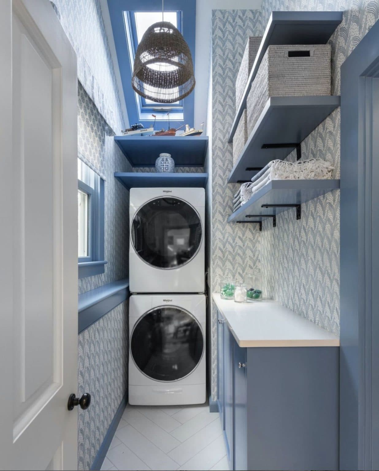 21 Amazing Ideas for Laundry Rooms with Stacked Washer Dryers