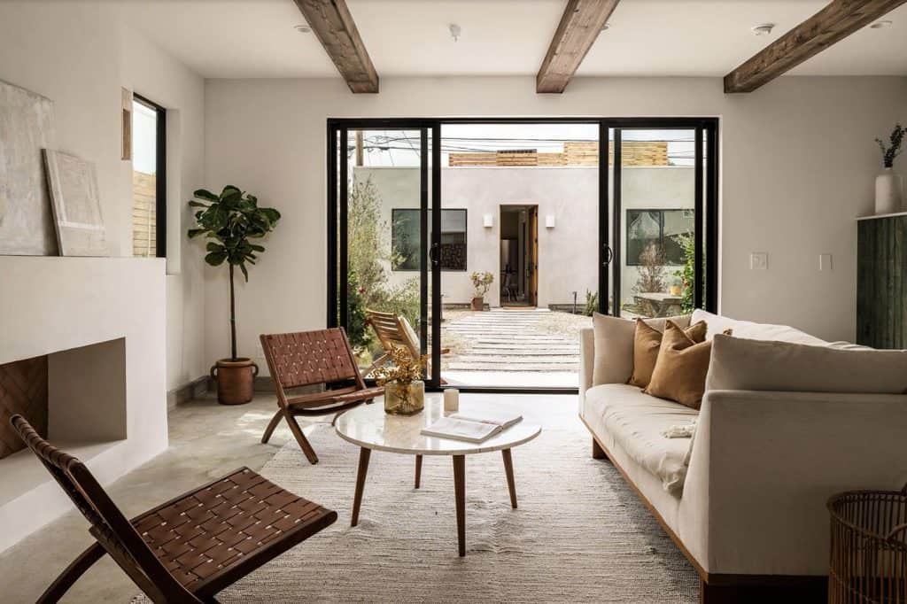 Mediterranean house in Los Angeles with soothing vibes and inviting warmth