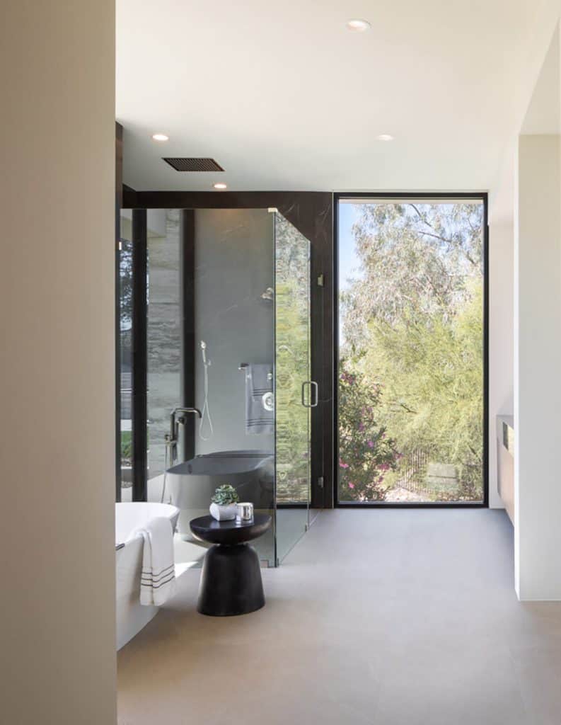 This modern Arizona desert house has an impressive cantilever roof design