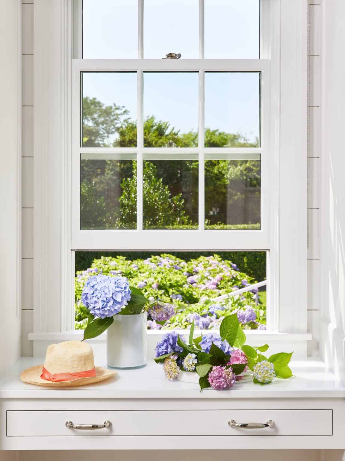 Nantucket home with a timeless and serene blue and white color scheme