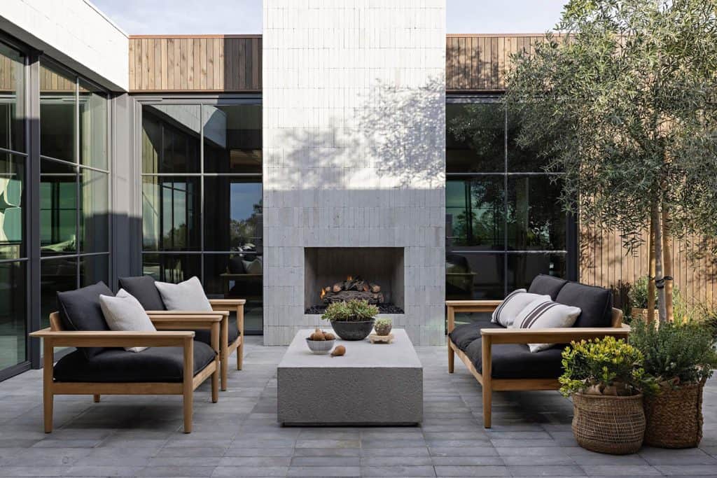 Take a step inside this gorgeous moody modern house in Corona del Mar