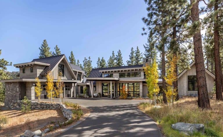 Spectacular mountain house in the beauty of Nevada's Carson Range