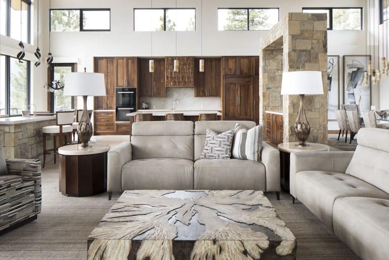 Modern dwelling with breathtaking views of the Sierra Nevada Mountains