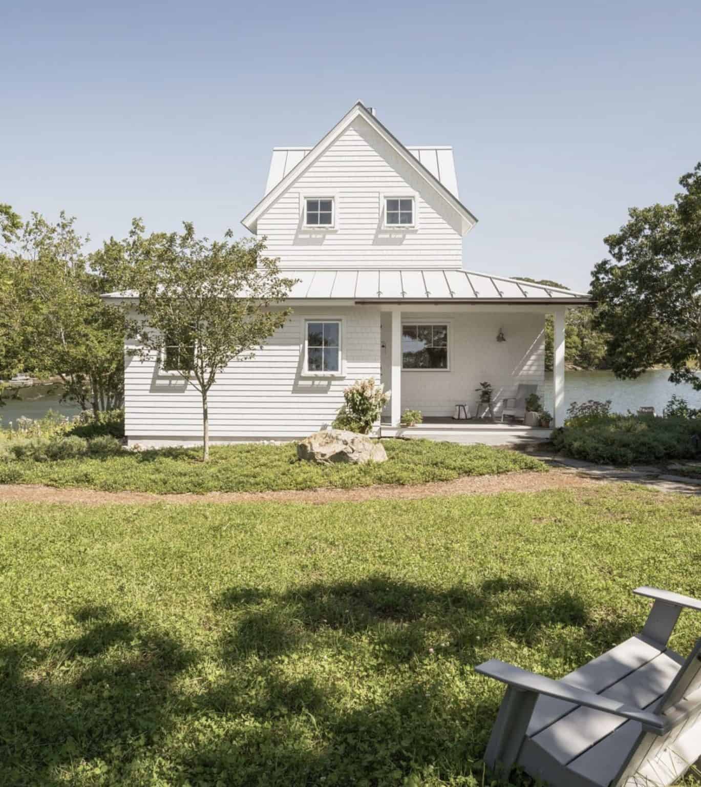 A refreshed island cottage offers a dreamy escape on Maine's Casco Bay