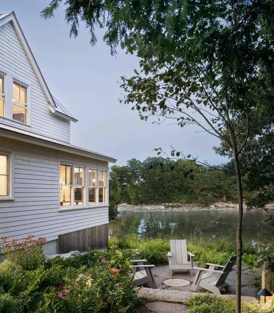 A refreshed island cottage offers a dreamy escape on Maine's Casco Bay