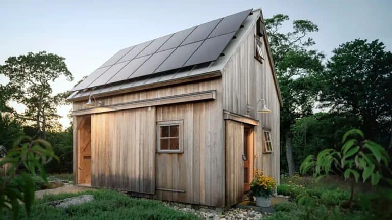 A refreshed island cottage offers a dreamy escape on Maine's Casco Bay