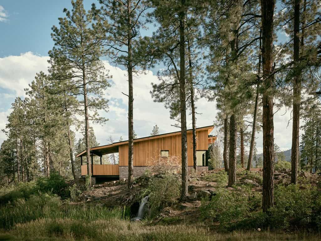 Home designed to embrace outdoor living in Durango: Lean-Three House