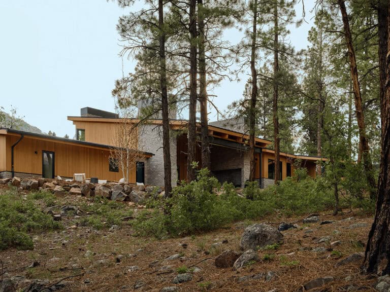 Home designed to embrace outdoor living in Durango: Lean-Three House