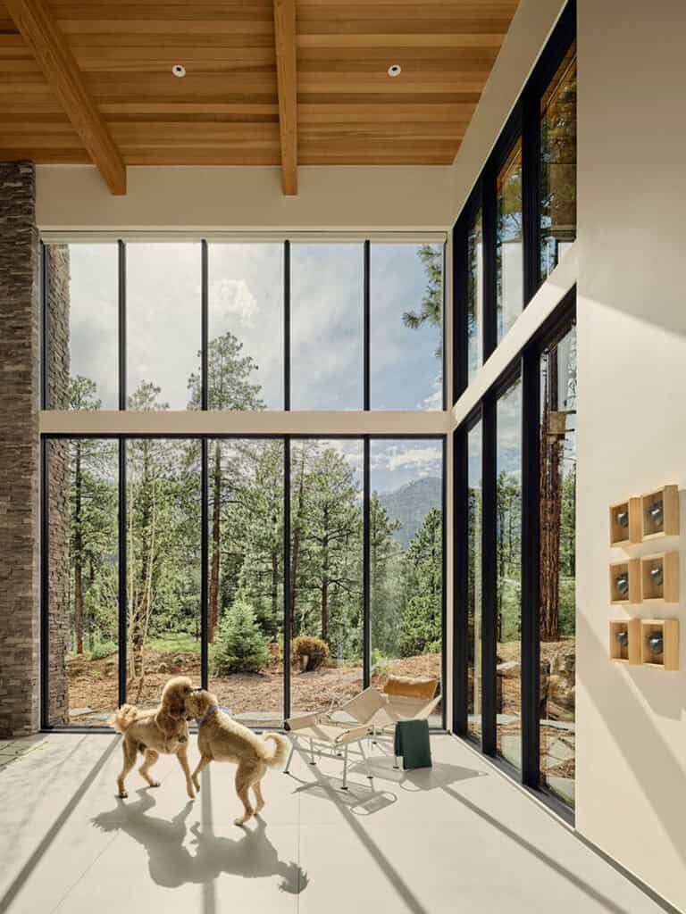 Home designed to embrace outdoor living in Durango: Lean-Three House