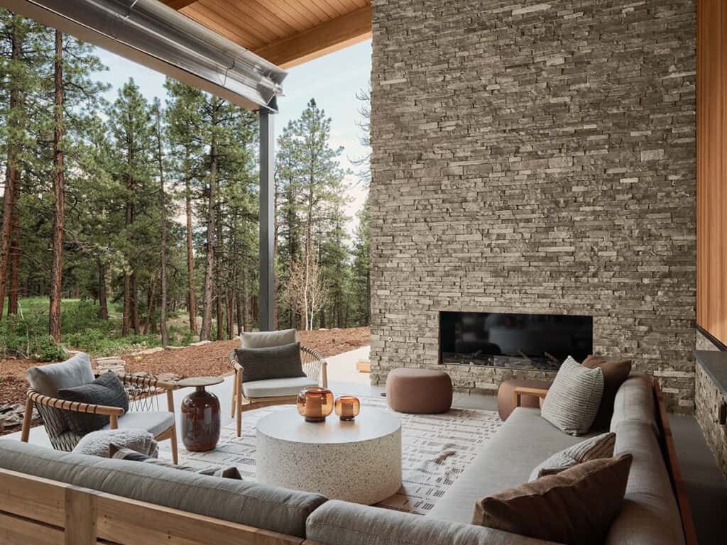 Home designed to embrace outdoor living in Durango: Lean-Three House