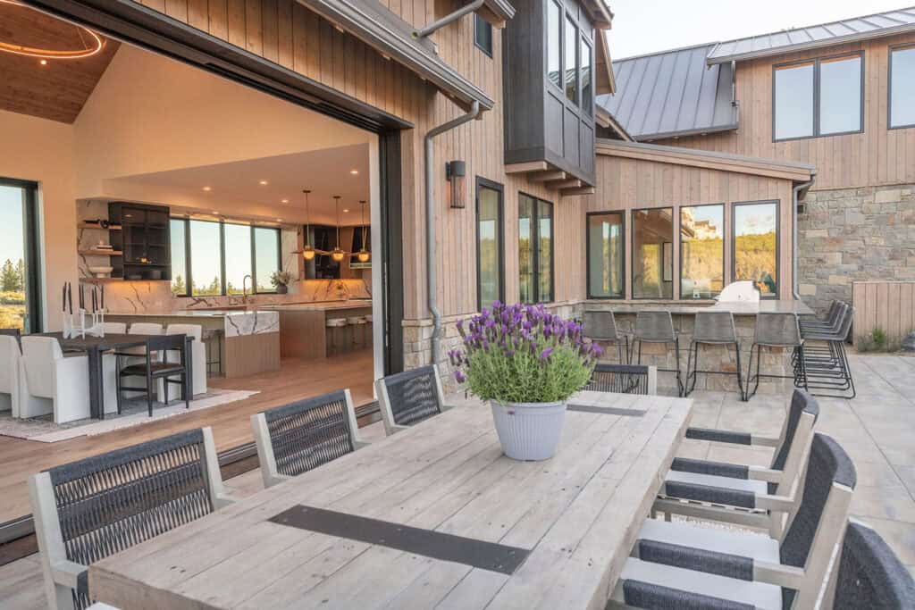 Inside a mountain modern dream house with European influence in Oregon