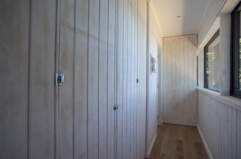 See this secluded lakeside retreat in beautiful Patagonia: Pollux Refuge