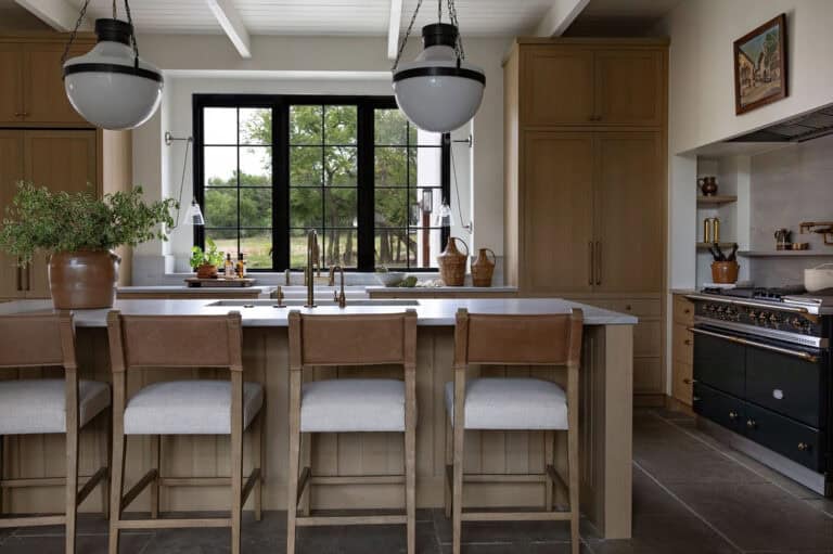 Tour this absolutely fabulous Oklahoma home with a traditional Western ...