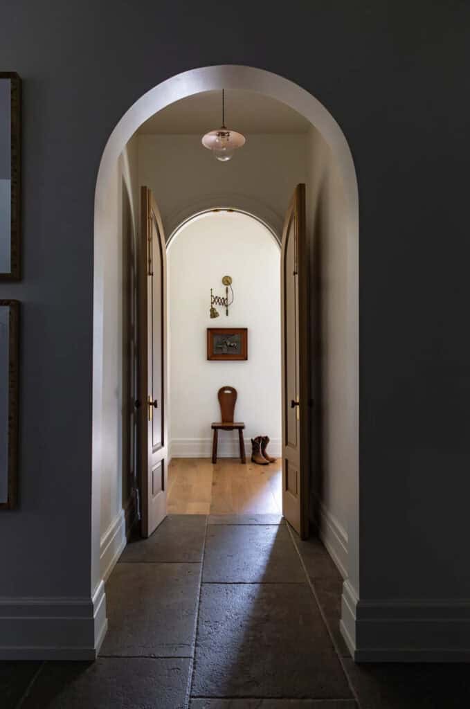 Tour this absolutely fabulous Oklahoma home with a traditional Western ...