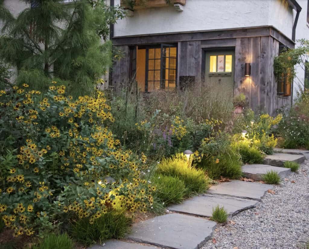 33 Clever Front Yard Flower Bed Ideas To Transform A Small Garden