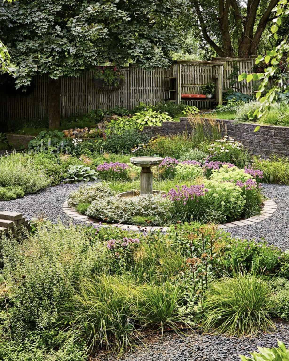 33 Creative Garden Edging Ideas To Maximize Your Small Yard