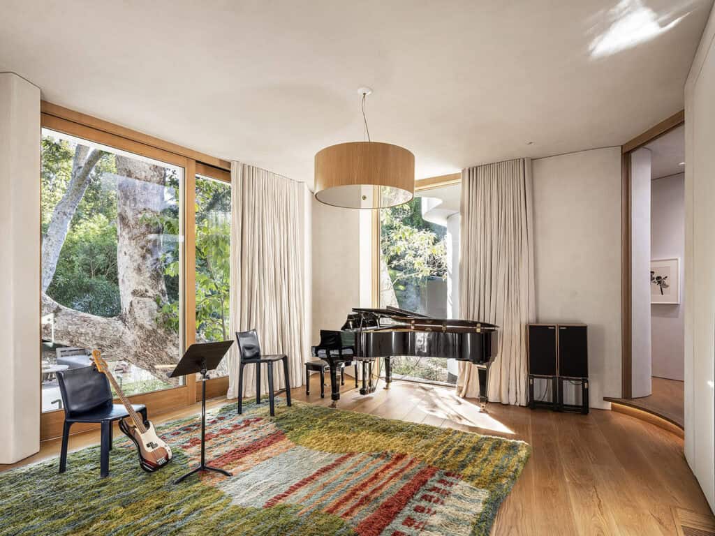 Step into this organic modern house inspired by nature in Santa Barbara