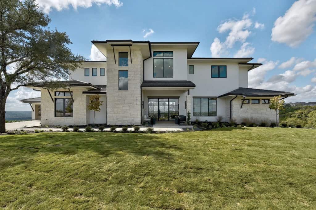 Step inside this contemporary Texas house with stunning living spaces